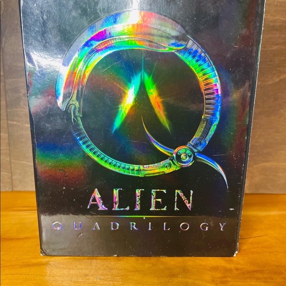 Media | Alien Quadrilogy | Poshmark